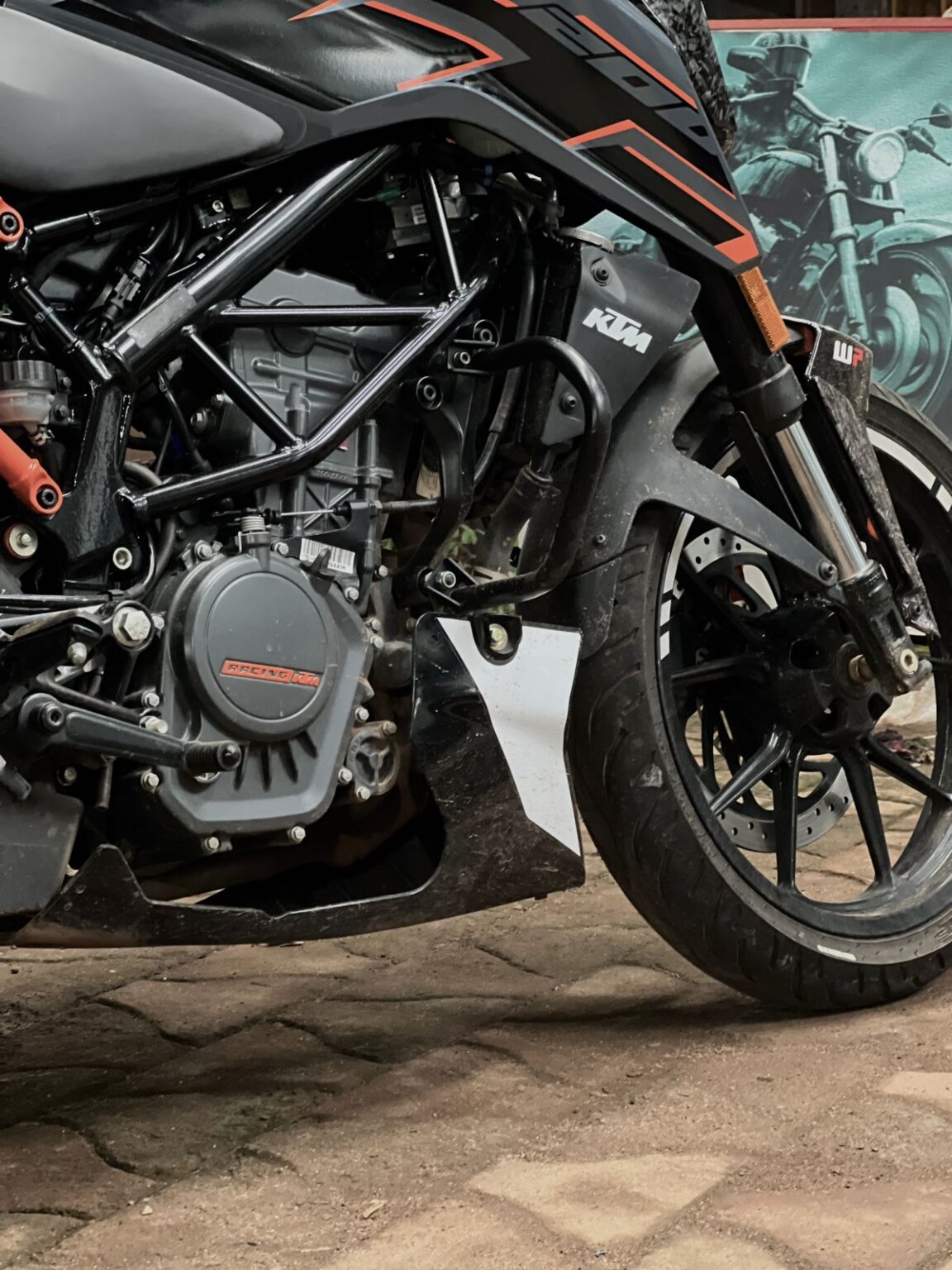 RC 390 UNDERBELLY BS4 - GearZone